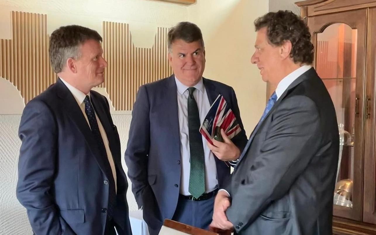 MINAE: Ministro británico para el clima, medio ambiente y energía ...